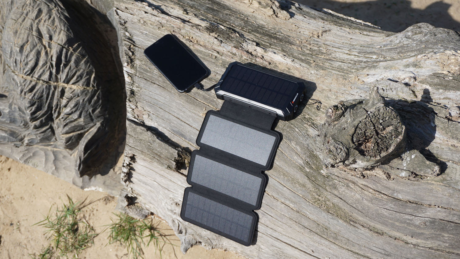 Oplader op zonne-energie | Solar Powerbanks van HEKO Solar - Off-grid ...